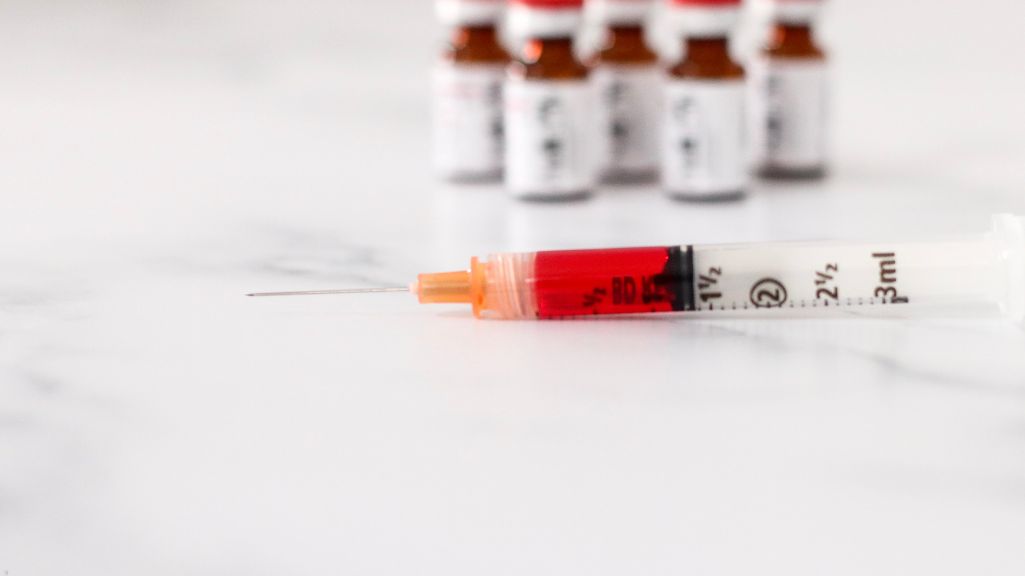 Vitamin B12 shots – HEALTH GLOBE WELLNESS CLINIC